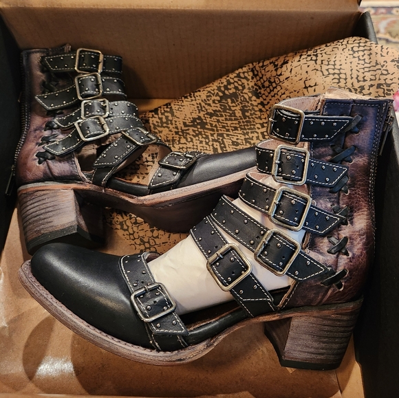 Freebird by Steven | Shoes | Freebird Salty Strappy Shoes | Poshmark